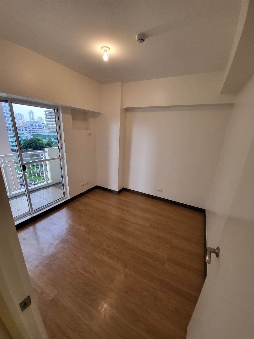 DMCI For rent Infina Towers 2 Bedroom with Parking condominium house in ...