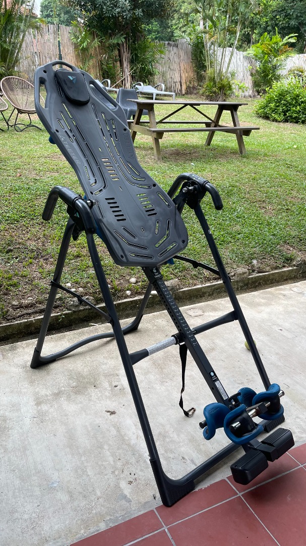 Inversion table, Sports Equipment, Exercise & Fitness, Cardio & Fitness ...