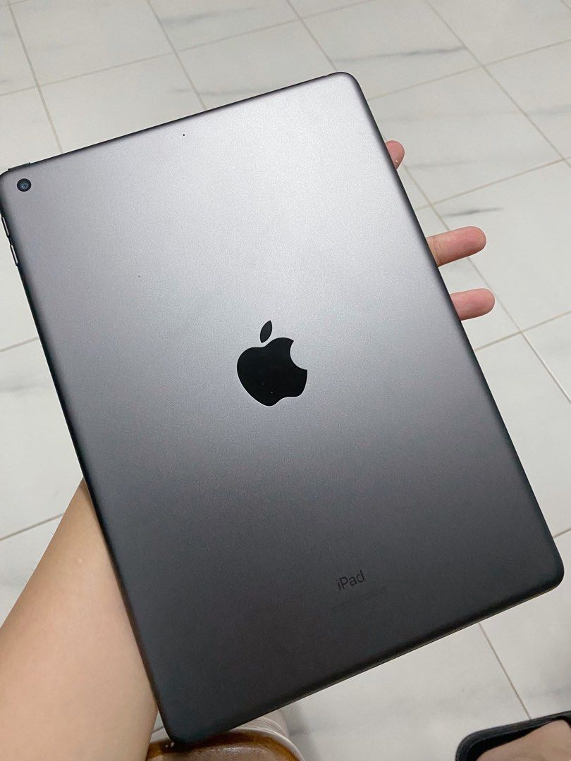 Ipad 7th generation, Mobile Phones & Gadgets, Tablets, iPad on Carousell