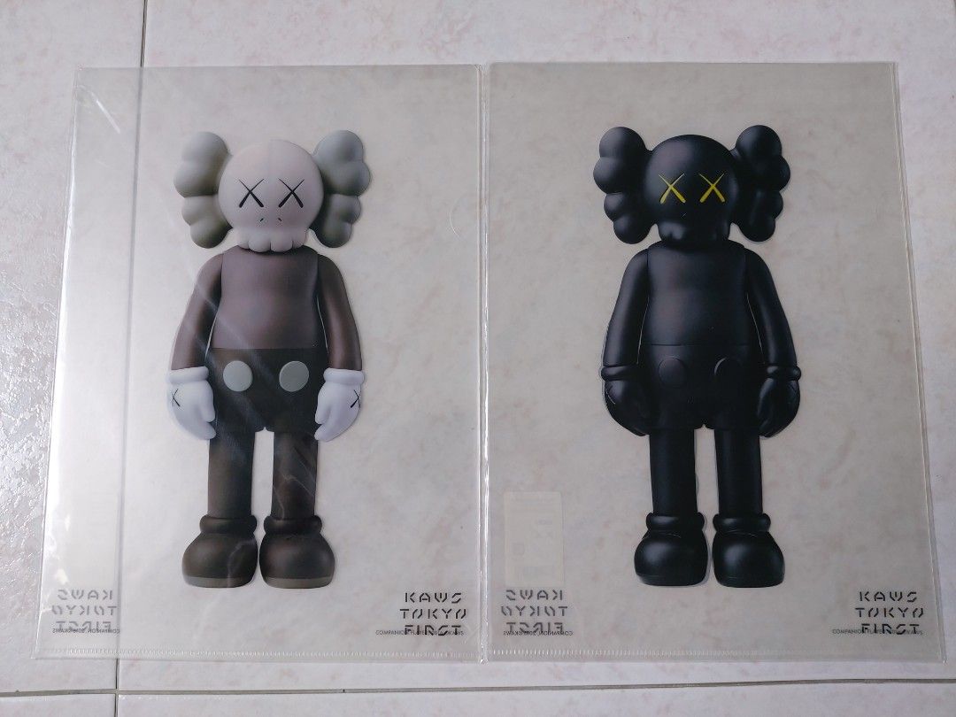 KAWS Tokyo First exclusive Clear files X 4 / companion flayed Brown ...