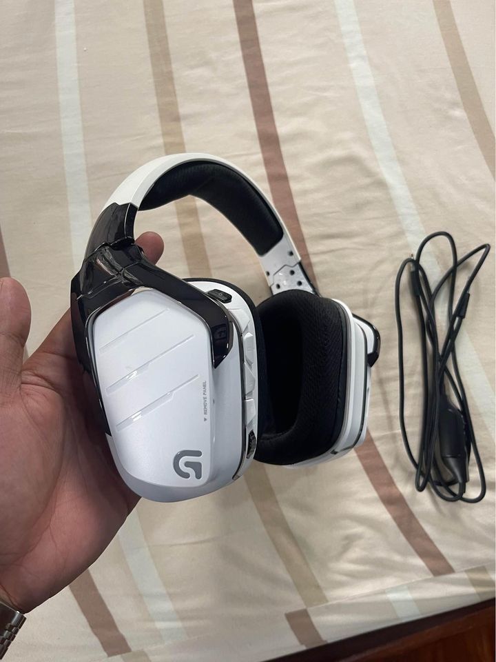 Logitech G933 Artemis Spectrum Wireless Gaming Headset, Audio ...