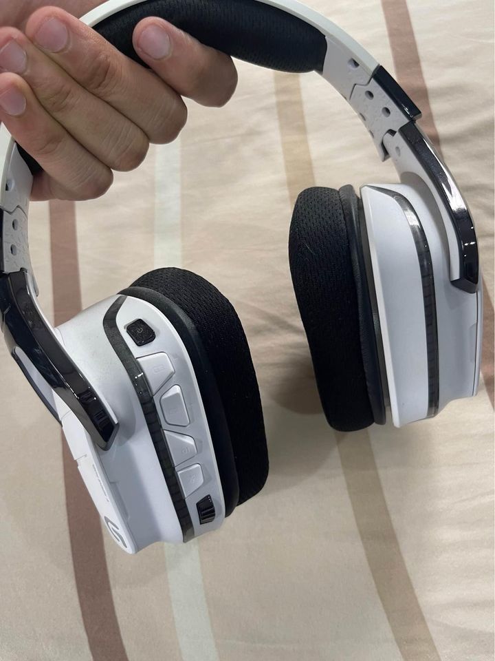 Logitech G933 Artemis Spectrum Wireless Gaming Headset, Audio ...