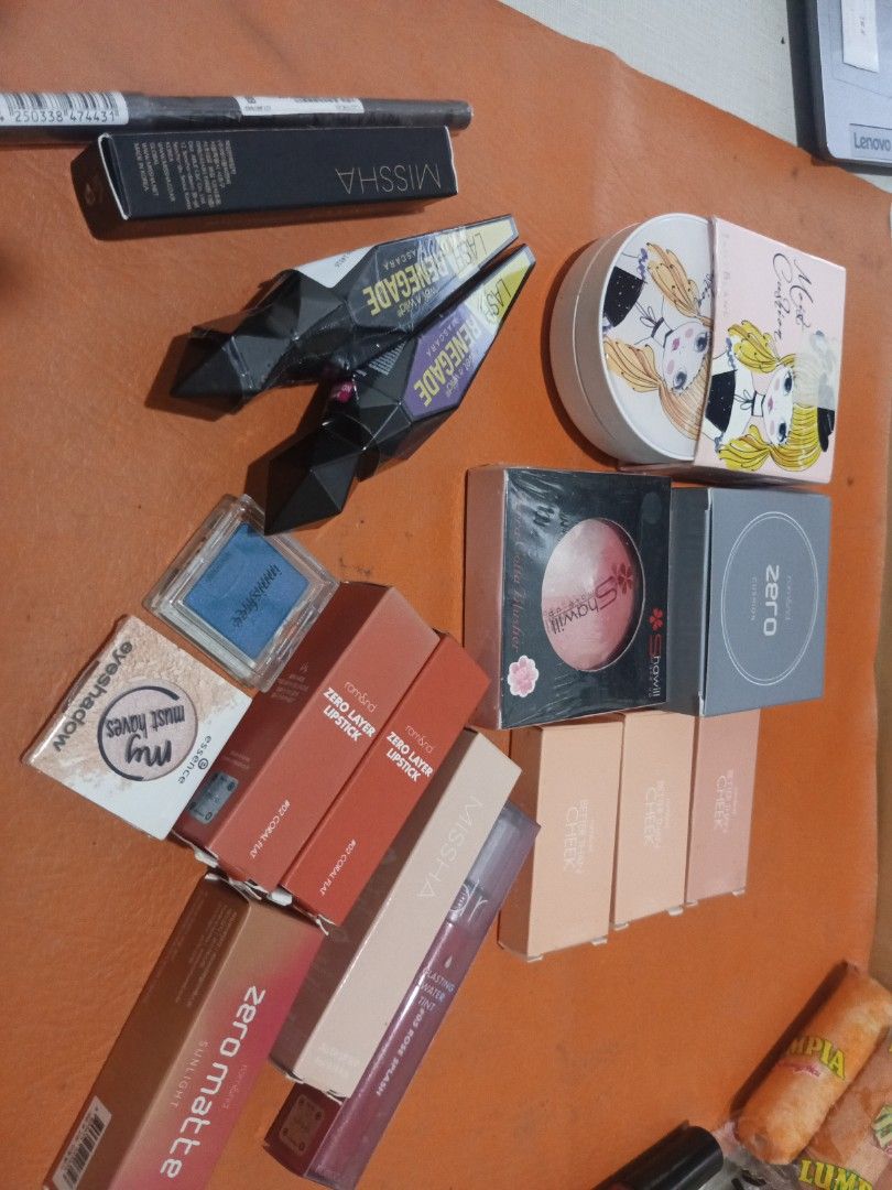 Makeup bundle for 2k only, Beauty & Personal Care, Face, Makeup on ...