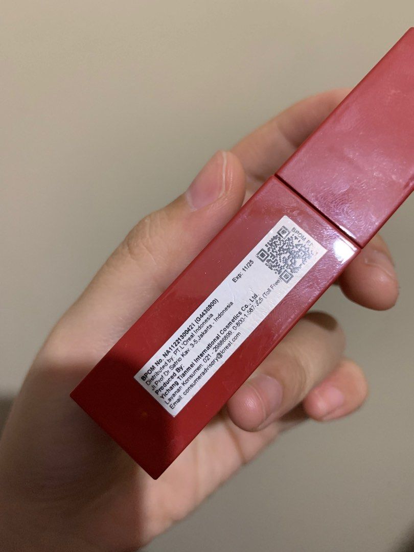 Maybelline Vinyl Ink 61 Risky, Kesehatan & Kecantikan, Rias Wajah di ...