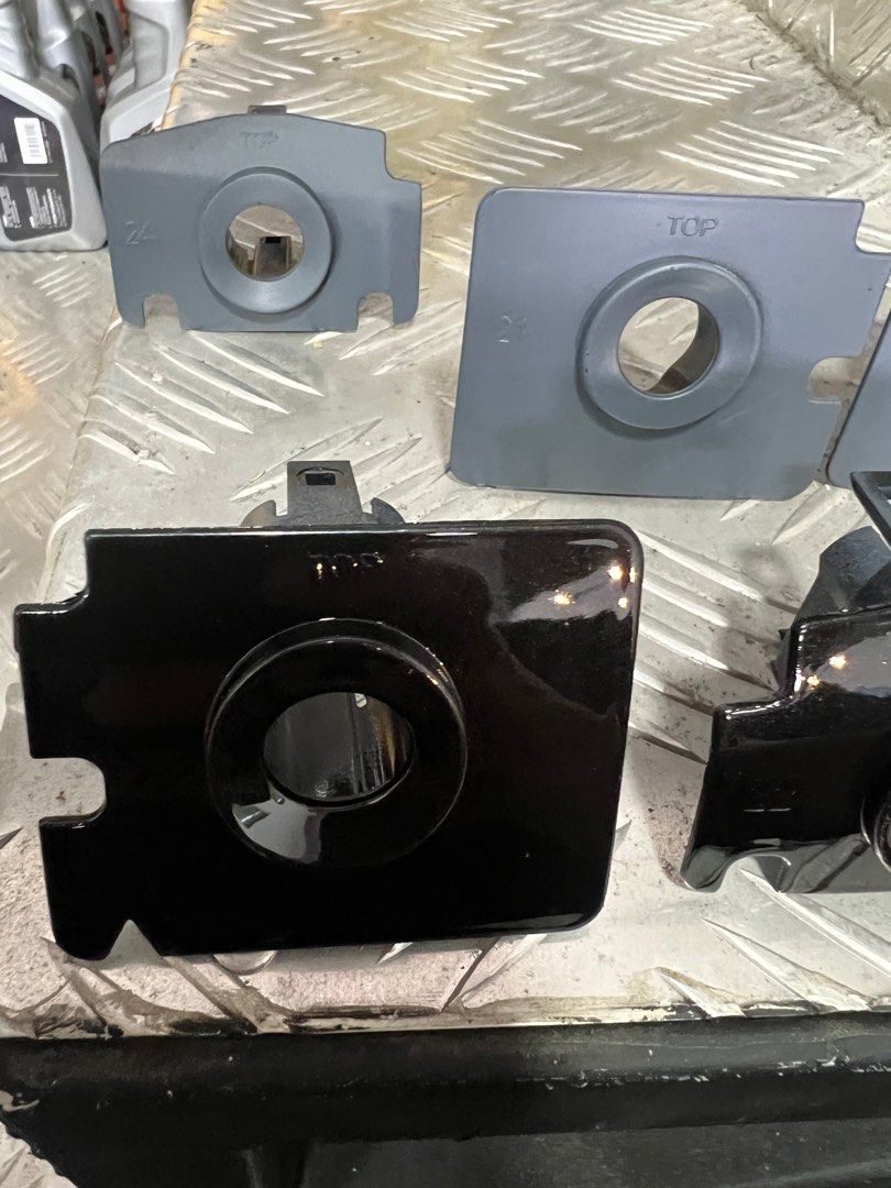 Mercs R class R350 W251 bumper bracket and grille logo, Car Accessories ...