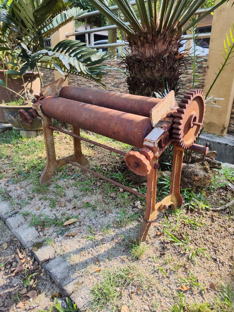 Mesin getah antik, Hobbies & Toys, Collectibles & Memorabilia, Vintage ...