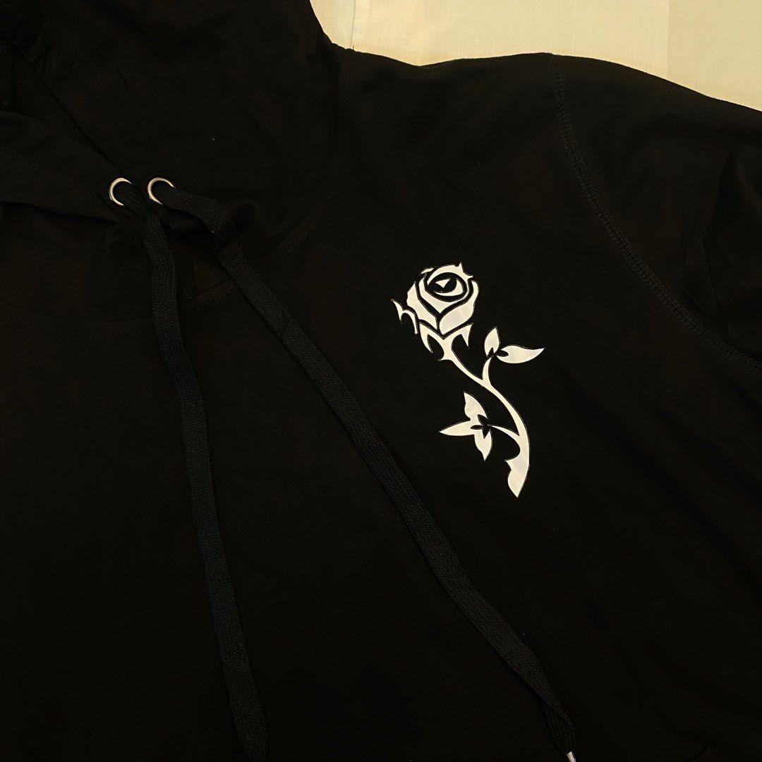 Minimalist Hoodie, Men's Fashion, Tops & Sets, Hoodies on Carousell