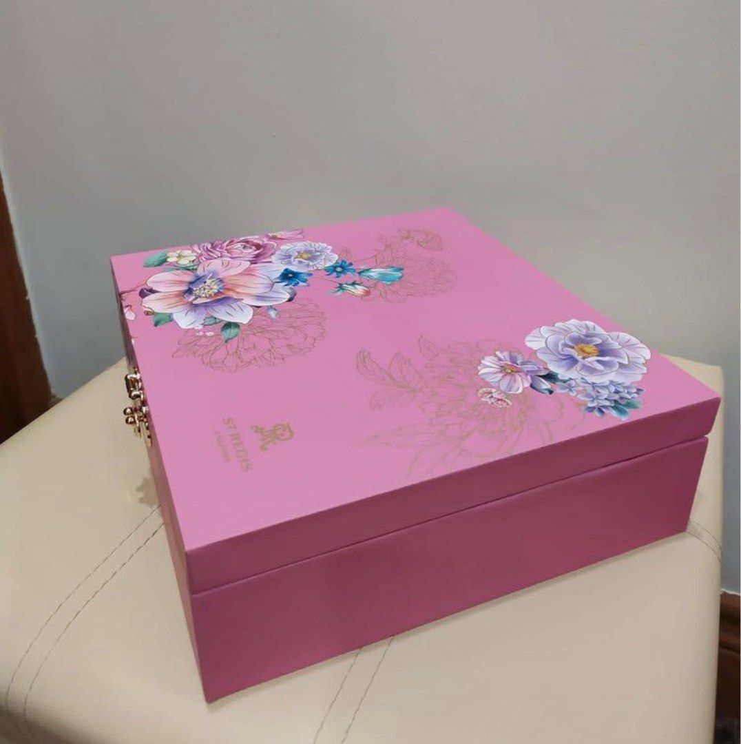 Mooncake/Jewel Box, Women's Fashion, Jewelry & Organisers, Accessory ...