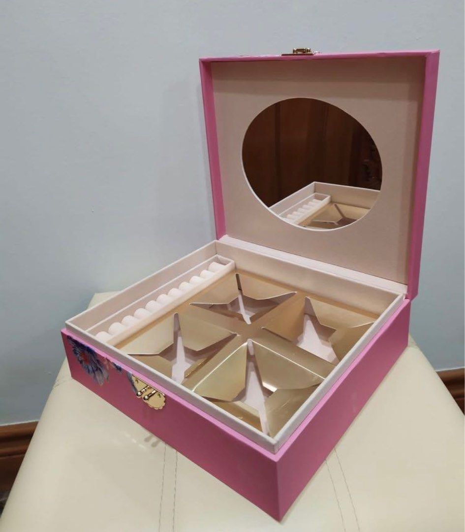Mooncake/Jewel Box, Women's Fashion, Jewelry & Organisers, Accessory ...