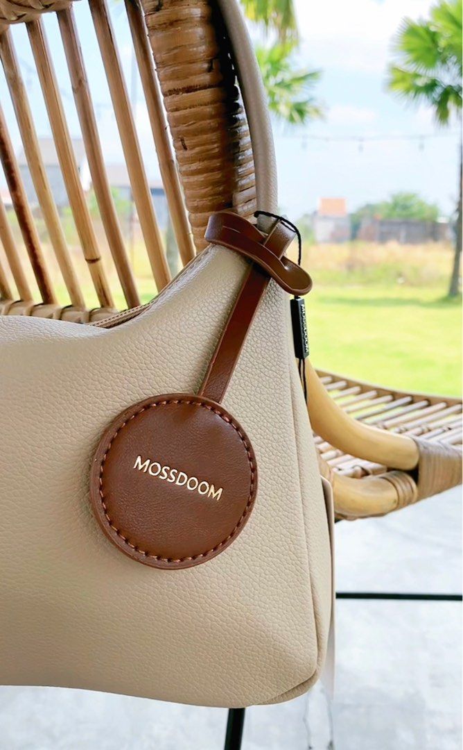 Mosadoom tas shoulderbag, Fesyen Wanita, Tas & Dompet di Carousell