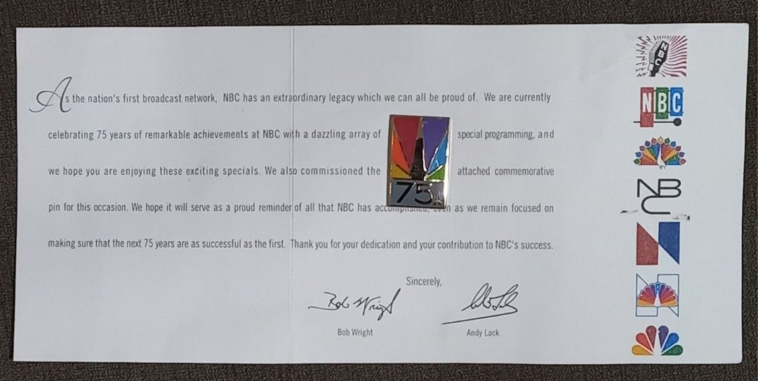 NBC 75th Anniversary Special (Pin), Antik, Pajangan di Carousell