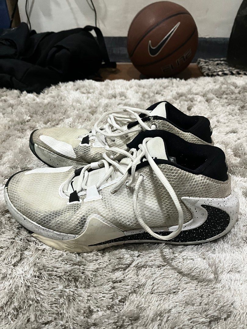 Nike Zoom Freak 1 Oreo, Men's Fashion, Footwear, Sneakers on Carousell