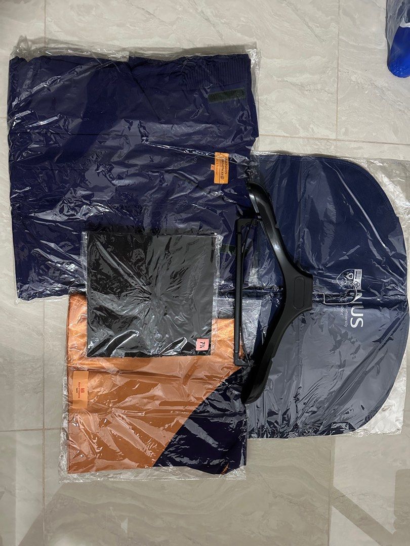 NUS master of computing graduation gown and mortarboard, Women's ...