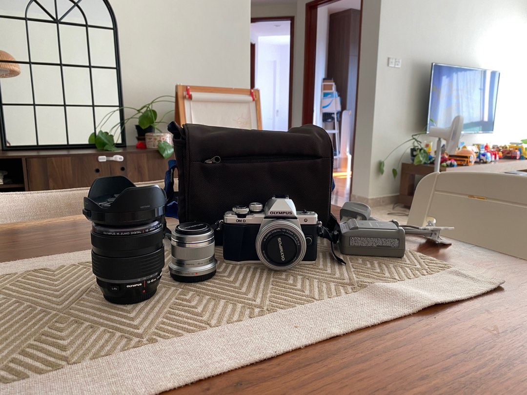 Olympus E-M10 Mark II with 2 lens + 1 PRO lens, Photography, Cameras on ...
