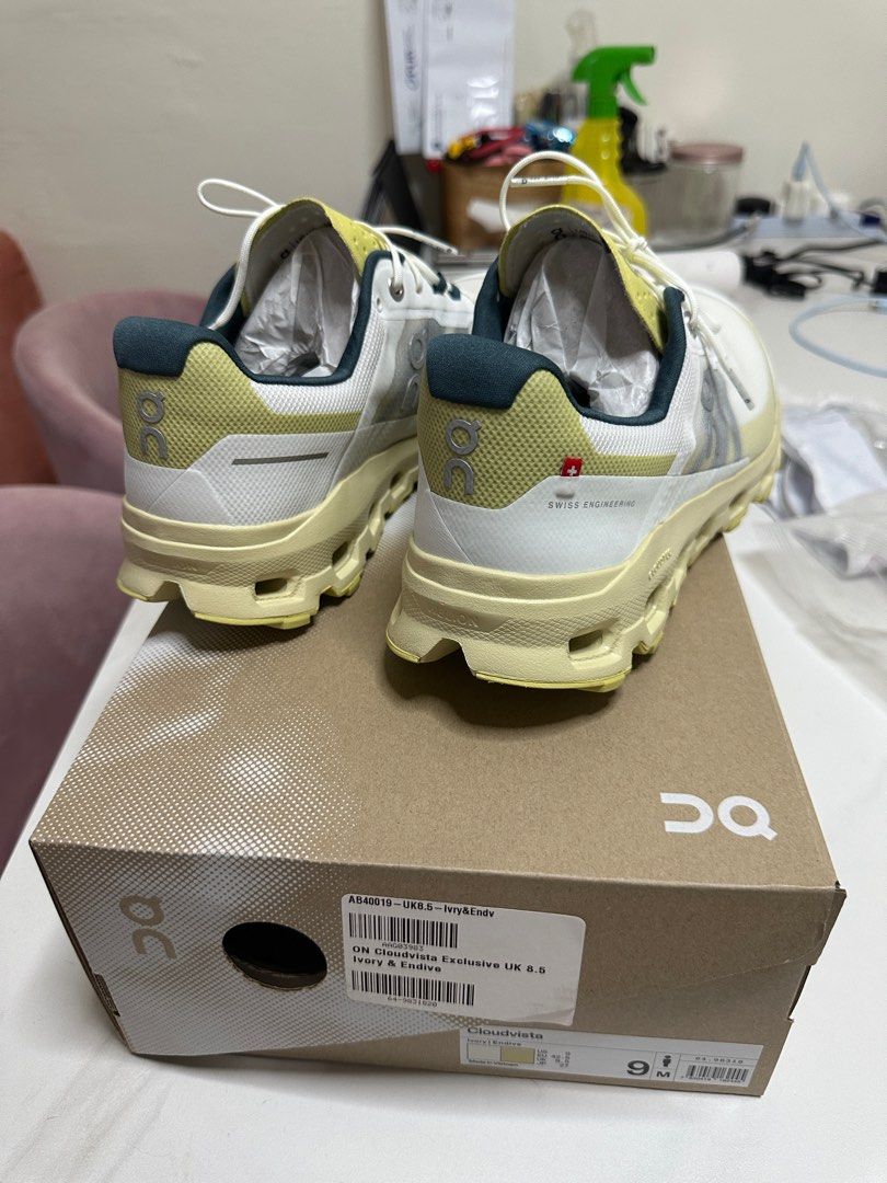 On Cloud Cloudvista Ivory/Endive US9, Men's Fashion, Footwear, Sneakers ...