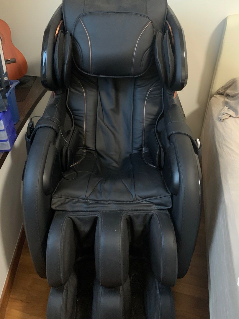 OTO Evolution Massage chair, Health & Nutrition, Massage Devices on ...