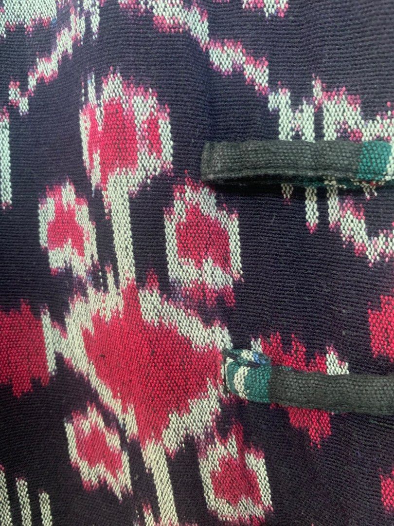 Outer Rompi Batik Motif Tenun Hitam Merah, Fesyen Wanita, Pakaian ...
