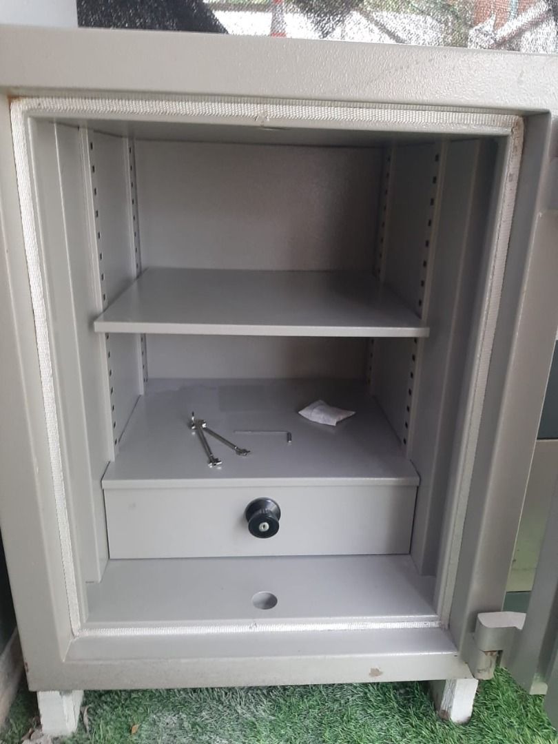 Safebox, safety locker, peti besi, Furniture & Home Living, Security ...