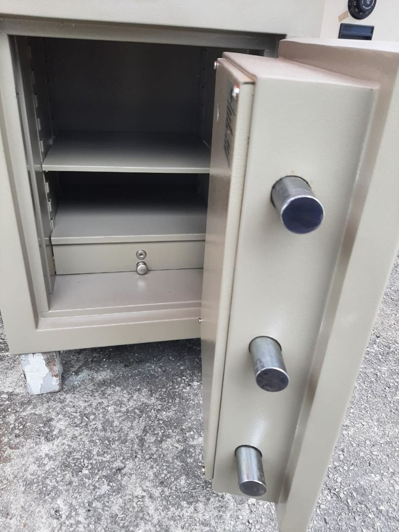 Safebox, safety locker, peti besi, Furniture & Home Living, Security ...