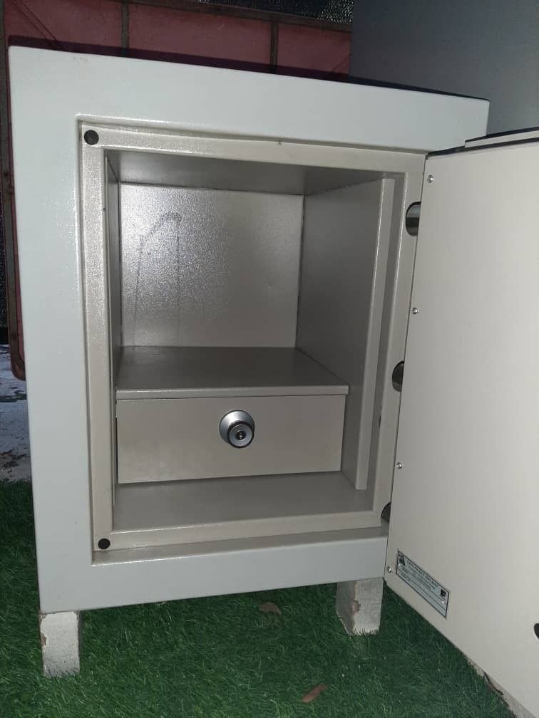 Safebox, safety locker, peti besi, Furniture & Home Living, Security ...