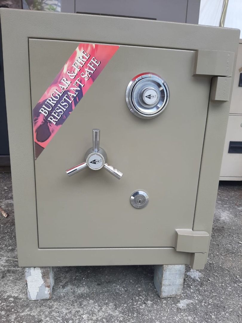 Safebox, safety locker, peti besi, Furniture & Home Living, Security ...