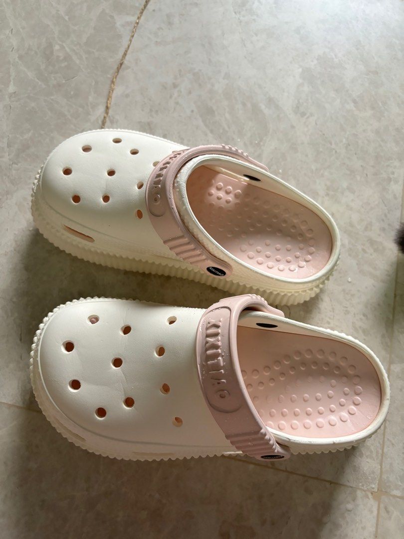 Sandals /Like Crocs Sandals, Women's Fashion, Footwear, Flipflops and ...