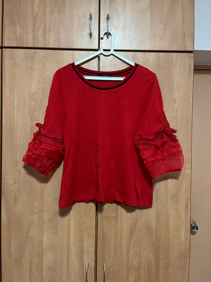 Second Hand Top, Women's Fashion, Tops, Other Tops on Carousell