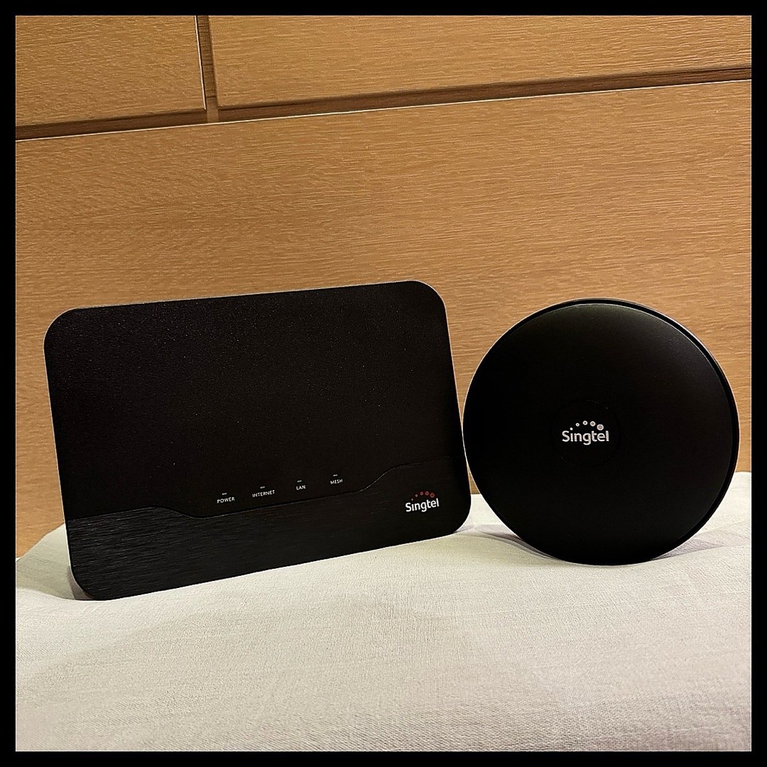 Singtel Mesh Router & Singtel Mesh Extender, Computers & Tech, Parts ...