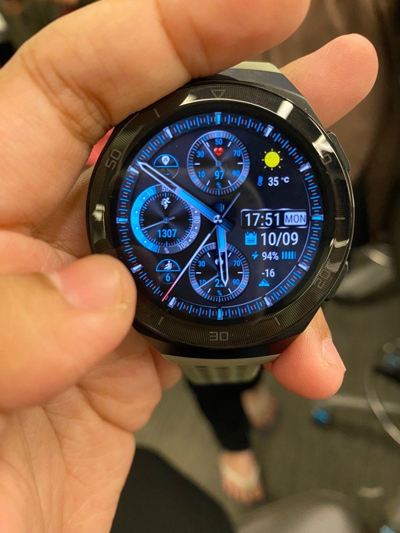 Smartwatch GT 2 Huawei, Fesyen Pria, Aksesoris, Lainnya di Carousell