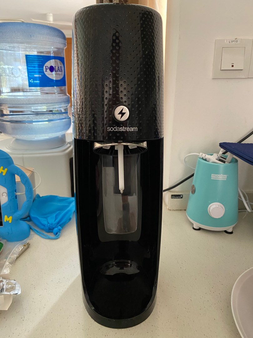 Soda Stream Spirit with 1 full gas canister, TV & Home Appliances ...