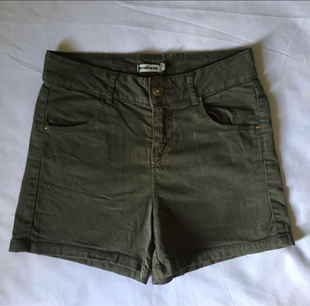 Stradivarius army green denim shorts, Women's Fashion, Bottoms, Shorts ...
