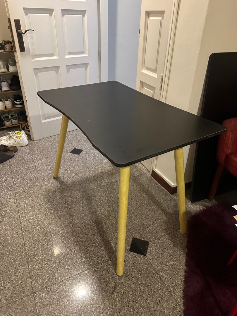Study table, Condition 8.5/10, Furniture & Home Living, Furniture ...