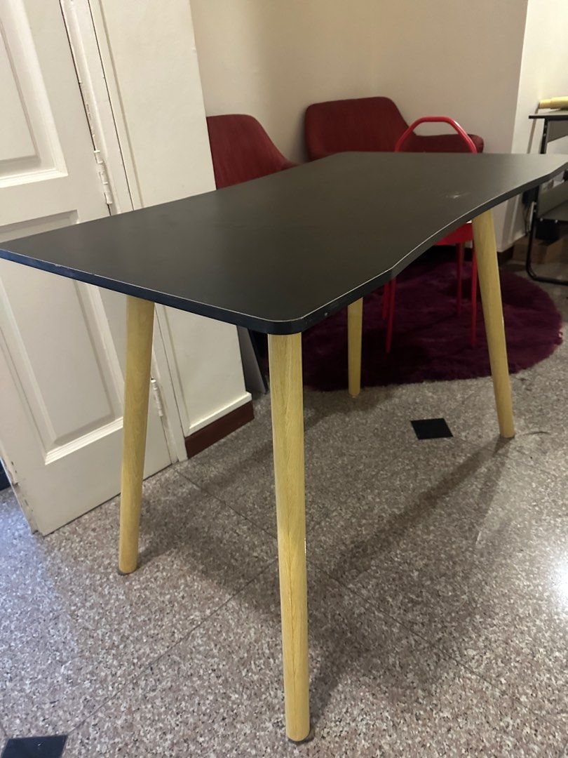 Study table, Condition 8.5/10, Furniture & Home Living, Furniture ...