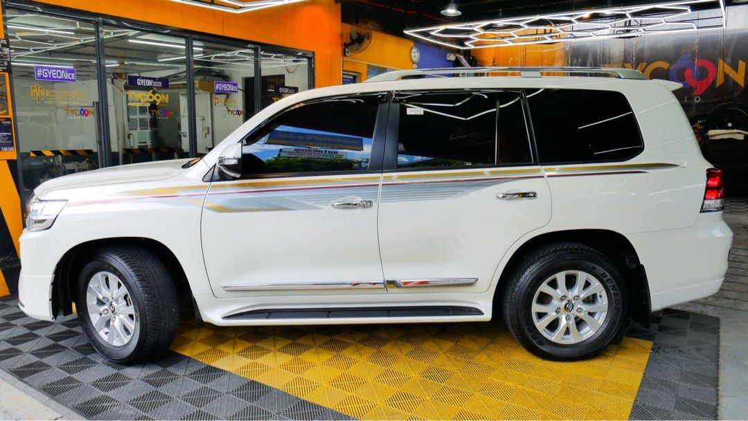 Toyota Land Cruiser LC200 Auto, Cars for Sale, Used Cars on Carousell