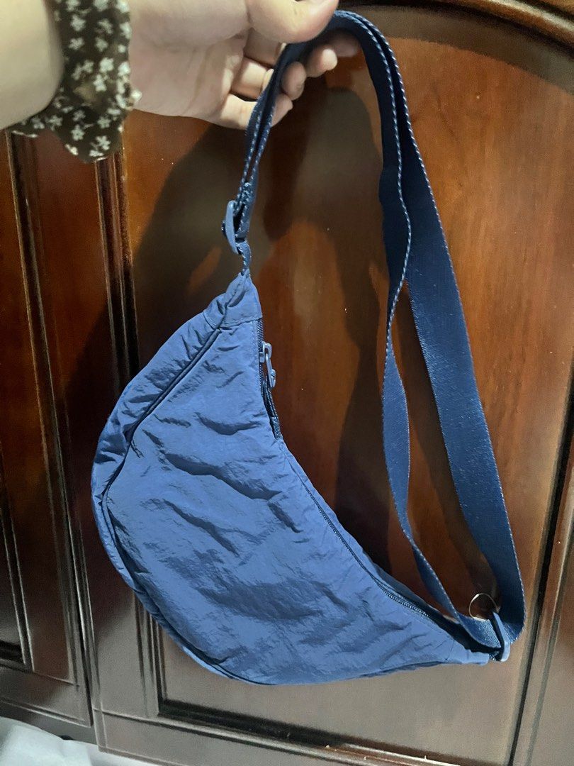 Uniqlo Dumpling Bag, Men's Fashion, Bags, Belt bags, Clutches and ...