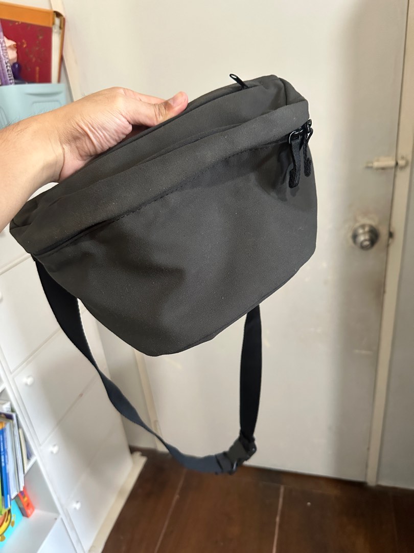 Uniqlo waist sling cross body bag, Men's Fashion, Bags, Sling Bags on ...