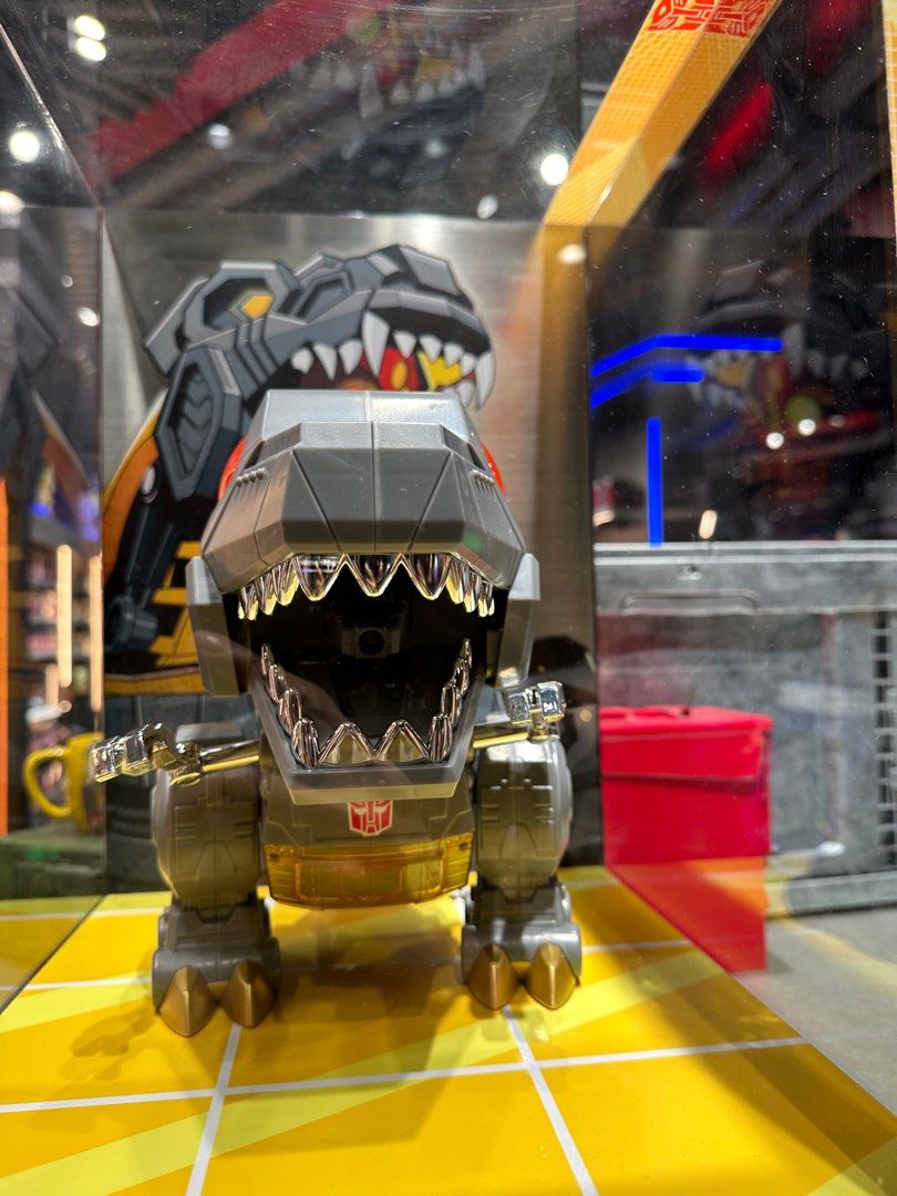 Limited Edition Universal Studio Beijing Transformer Grimlock, Hobbies ...