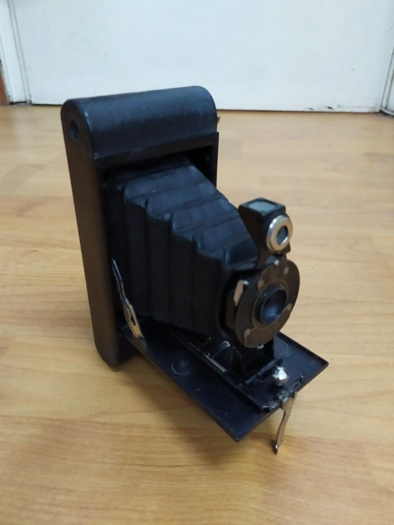 Vintage USA Kodak Six-20 Folding Brownie Camera With Box For Display ...