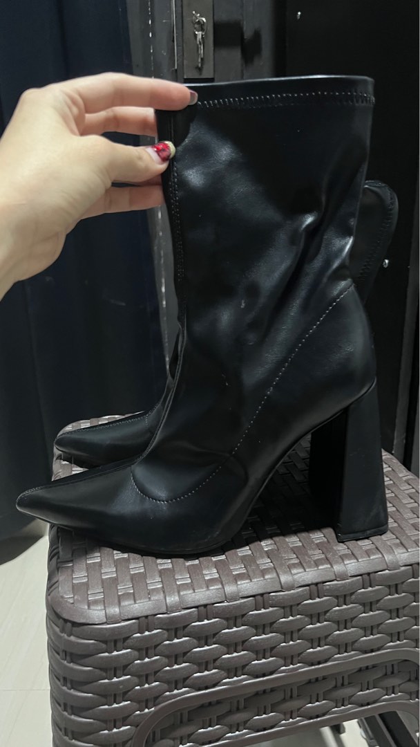 Zara - Sepatu hitam, Fesyen Wanita, Sepatu di Carousell