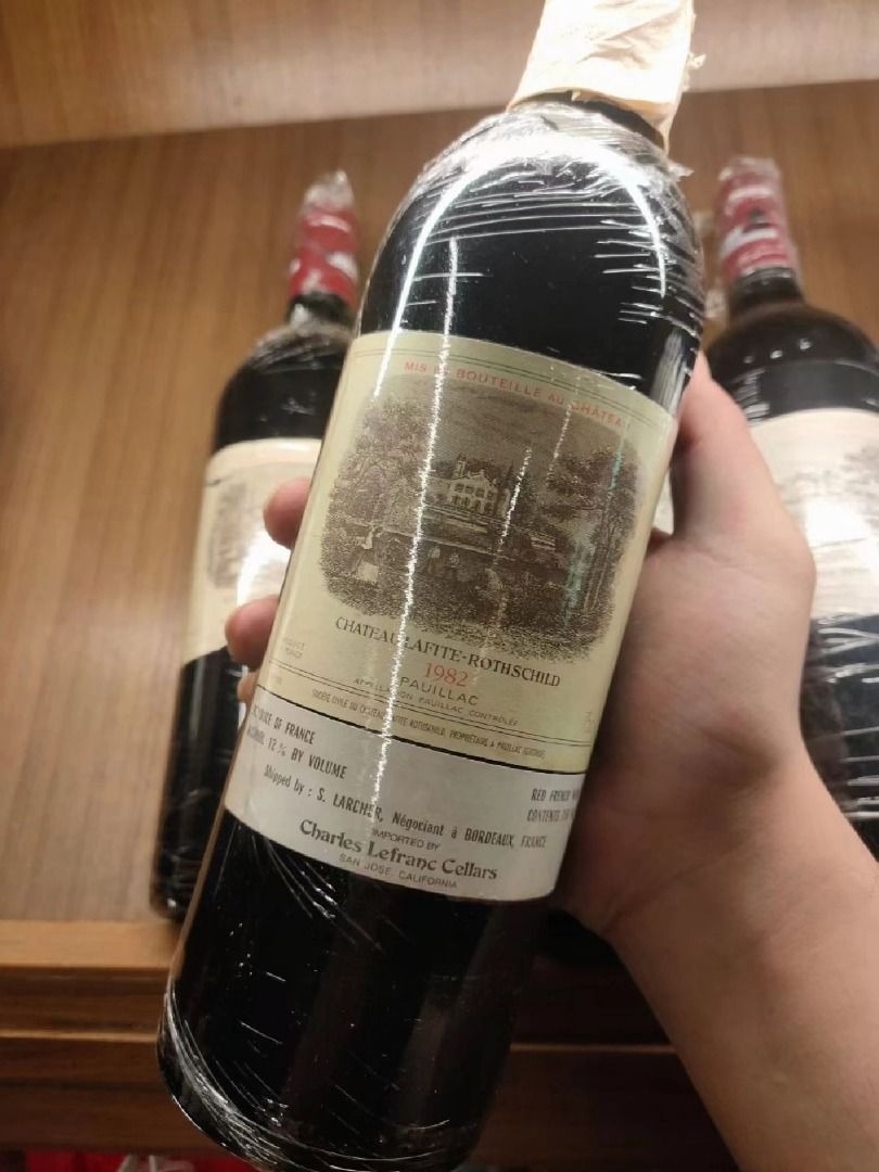 回收82年 拉菲紅酒 1982 Chateau Lafite Rothschild, 嘢食 & 嘢飲, 酒精飲料 - Carousell
