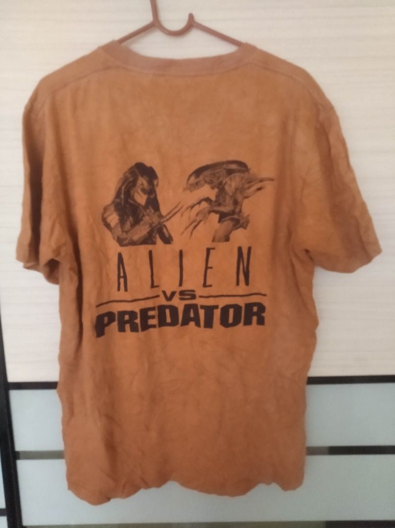 Alien vs Predator Film AVP movie shirt, Men's Fashion, Tops & Sets ...