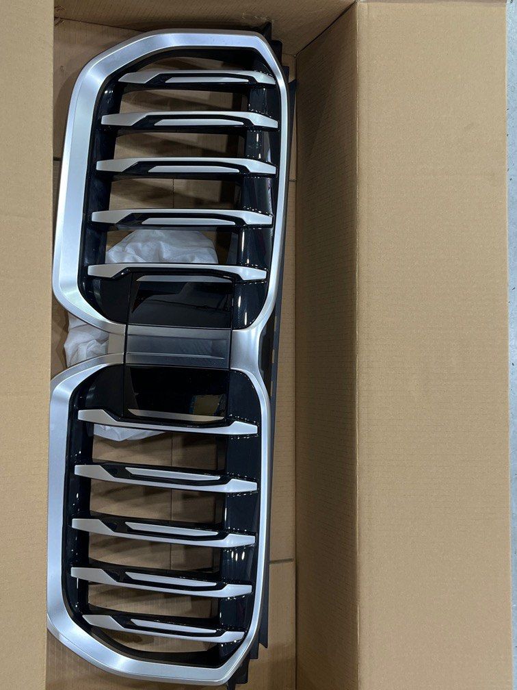BMW X1 U11 original front grill, Car Accessories, Accessories on Carousell