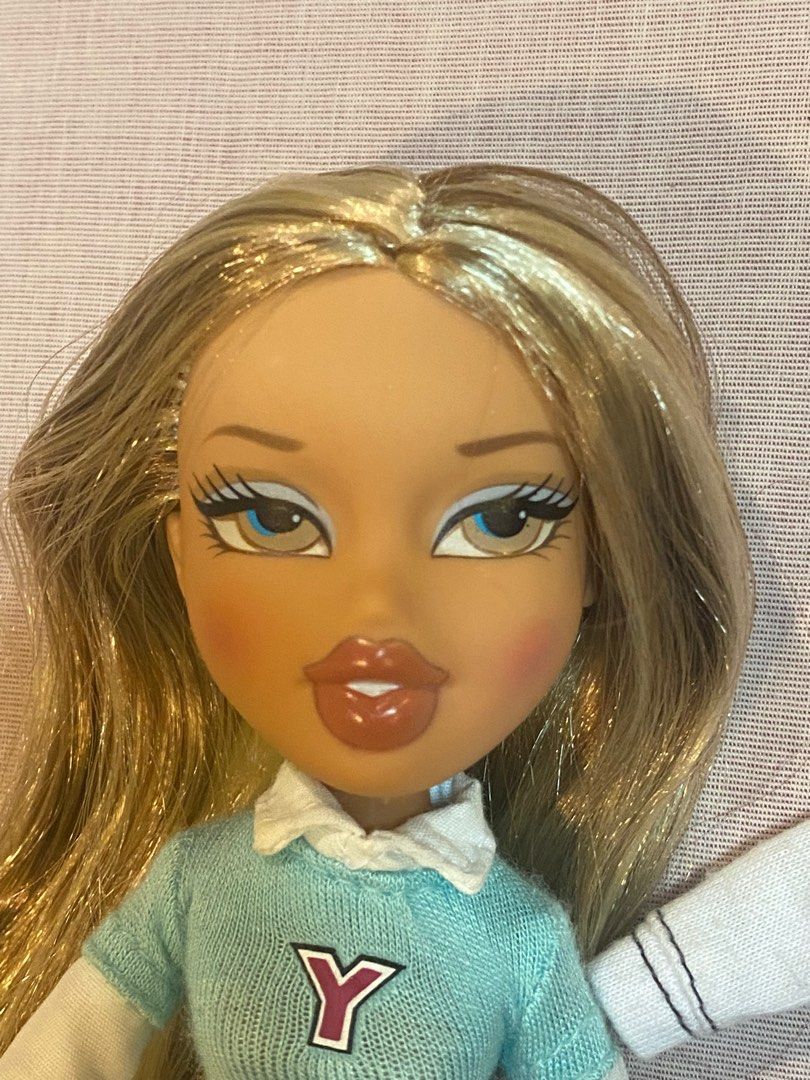 Bratz Back To School Cloe Hobbies And Toys Toys And Games On Carousell