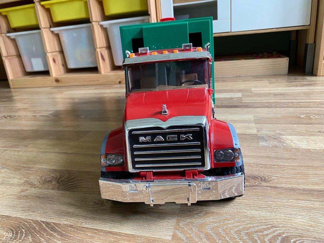 BRUDER Mack Granite Garbage Truck Rubbish Truck, Hobbies & Toys, Toys ...
