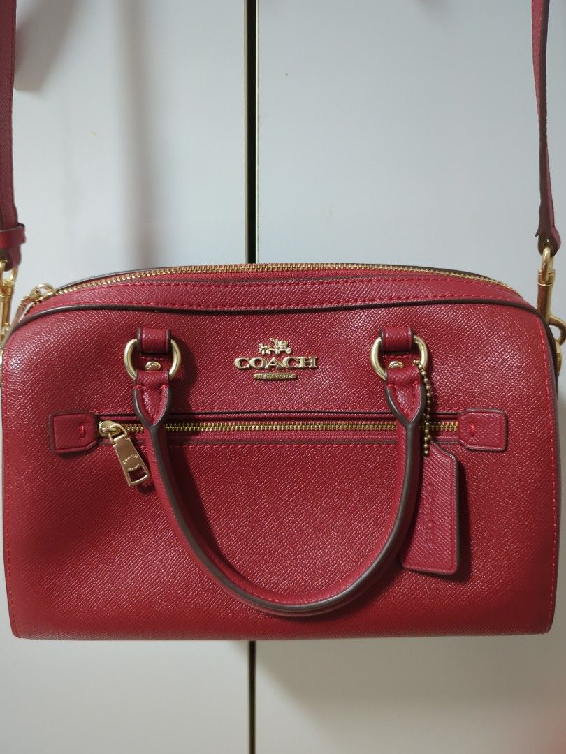 Coach cross body bag, Women's Fashion, Bags & Wallets, Cross-body Bags ...