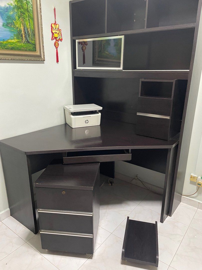 Corner computer table with removable book shelf, Furniture & Home Living, Furniture, Shelves ...