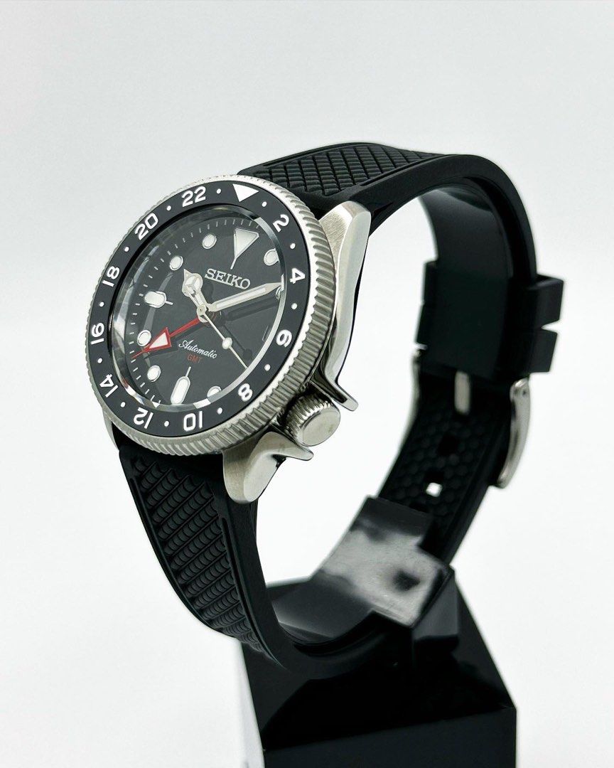 Custom Seiko Mod Black SKX013 38mm GMT automatic Watch, Hobbies & Toys ...