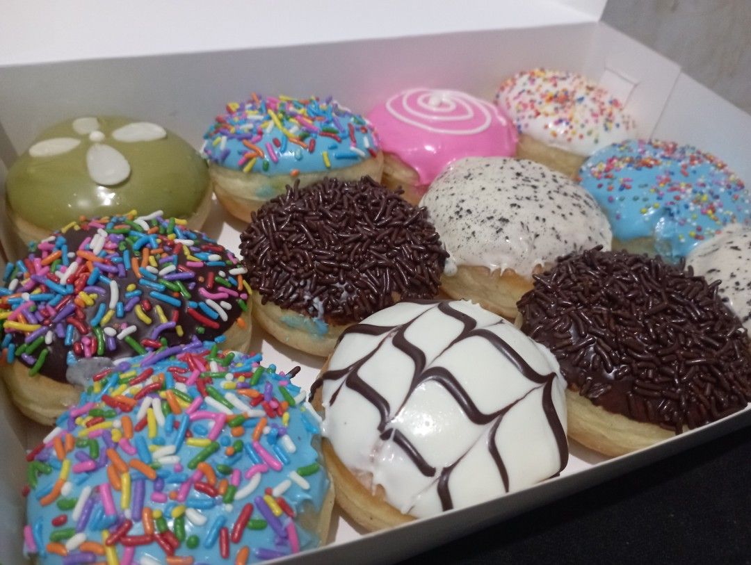 Donat Ala Jco Enak Murah Mewah, Makanan & Minuman, Kue-kue di Carousell