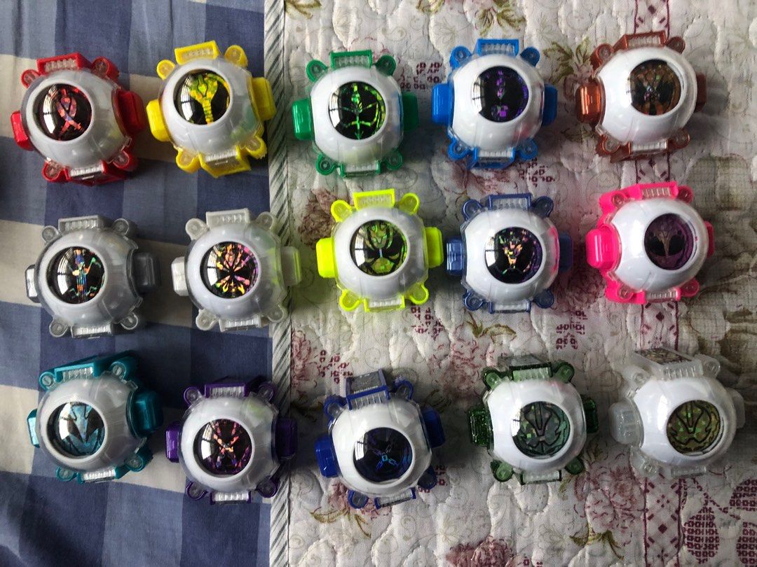 DX Kamen Rider Ghost Driver Set with ALL Eyecons (+ Fourze Eyecon), Hobbies & Toys, Toys & Games ...