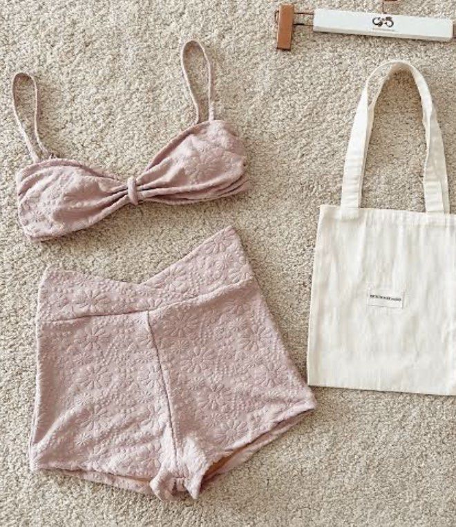 Eight Mermaid Julian Set in Pink, Women's Fashion, Swimwear, Bikinis ...